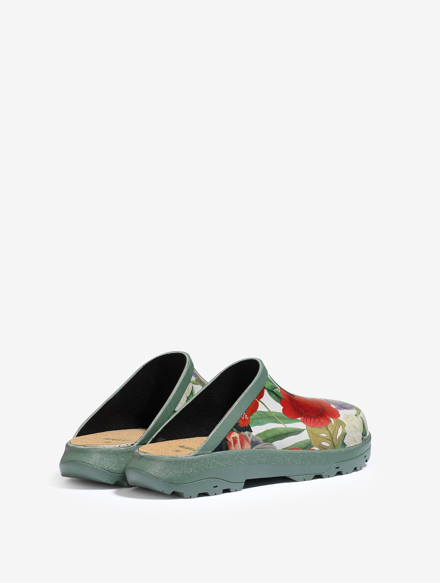 Printed version of the authentic clog. ﻿universe | AIGLE