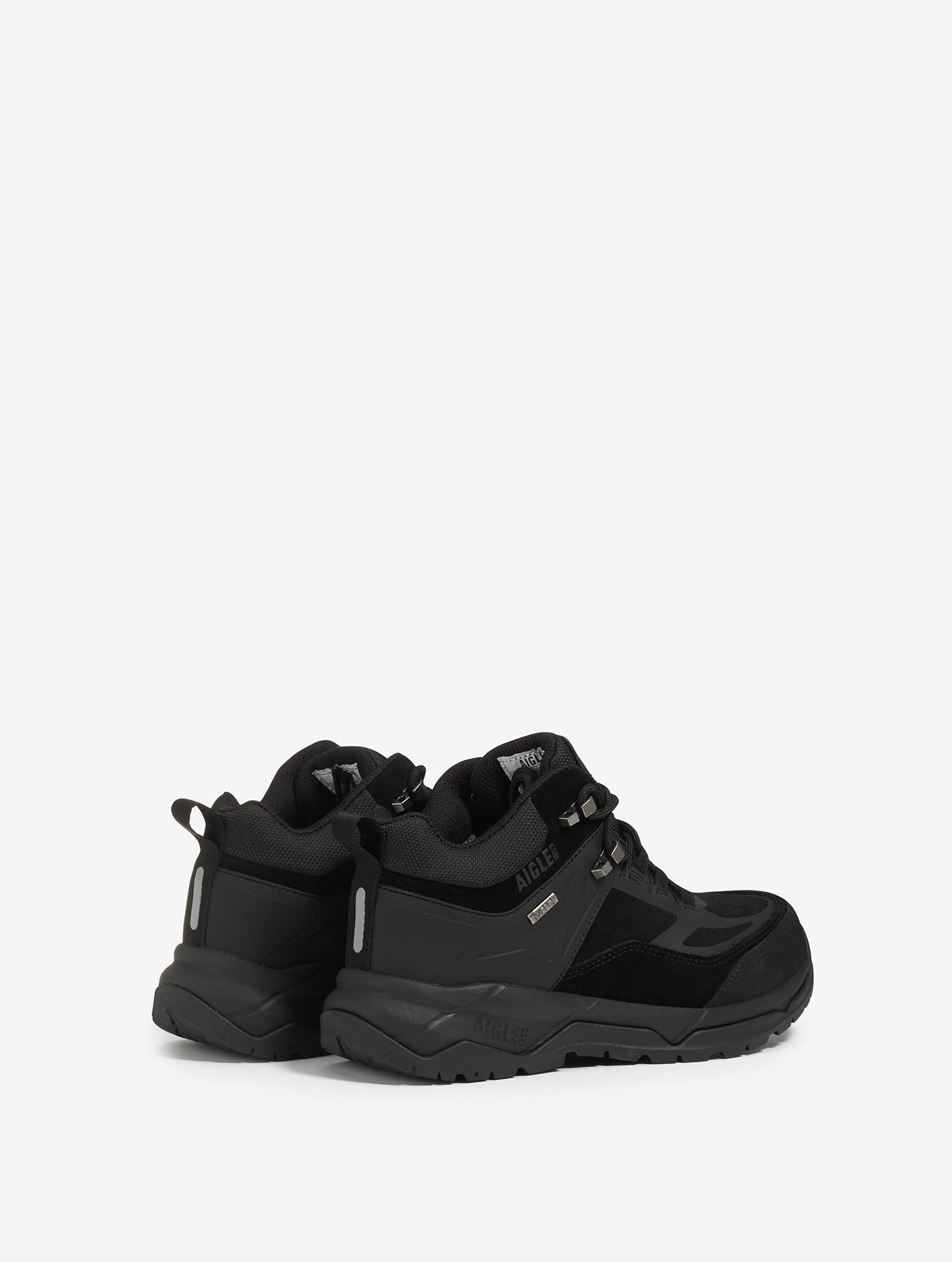 The ultra-light walking shoe with waterproof membrane.men | AIGLE